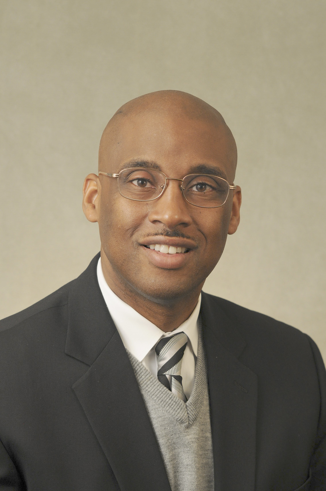 SUNY Fredonia Vice President Cedric Howard to receive national award ...